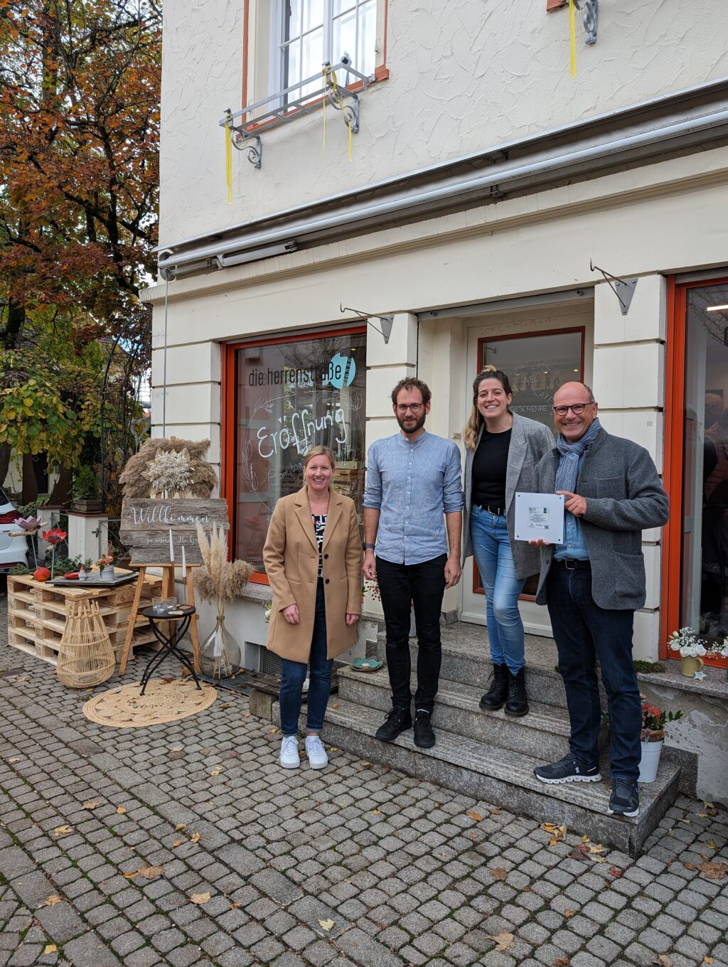 „Herrenstraße 7" und Café HEIMAT sind eröffnet - dieBildschirmzeitung