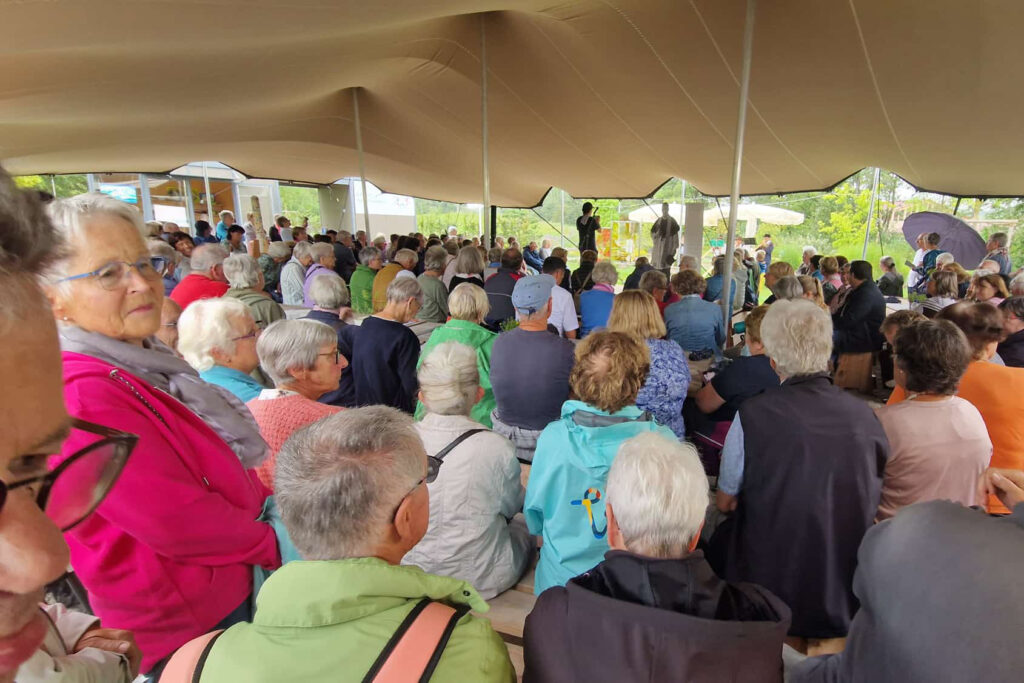 Aberglaube oder Segenskraft? - dieBildschirmzeitung