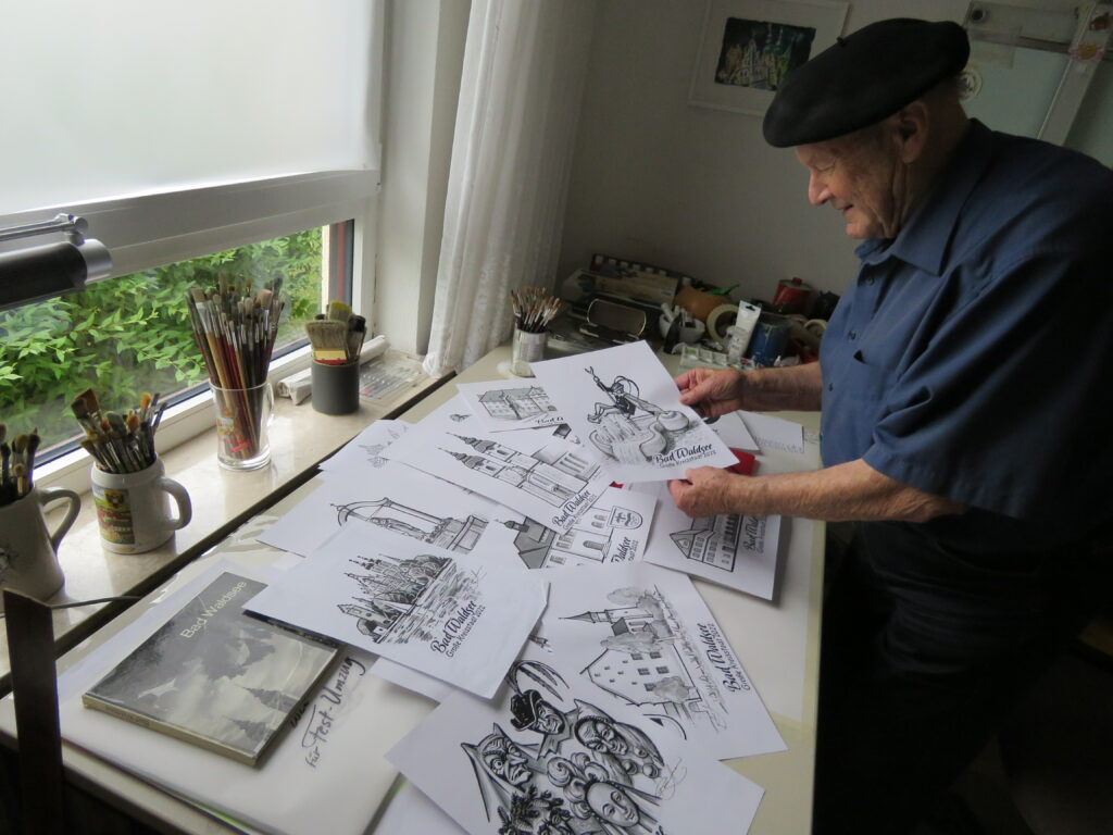 René Auer führt durch seine Ausstellung - dieBildschirmzeitung