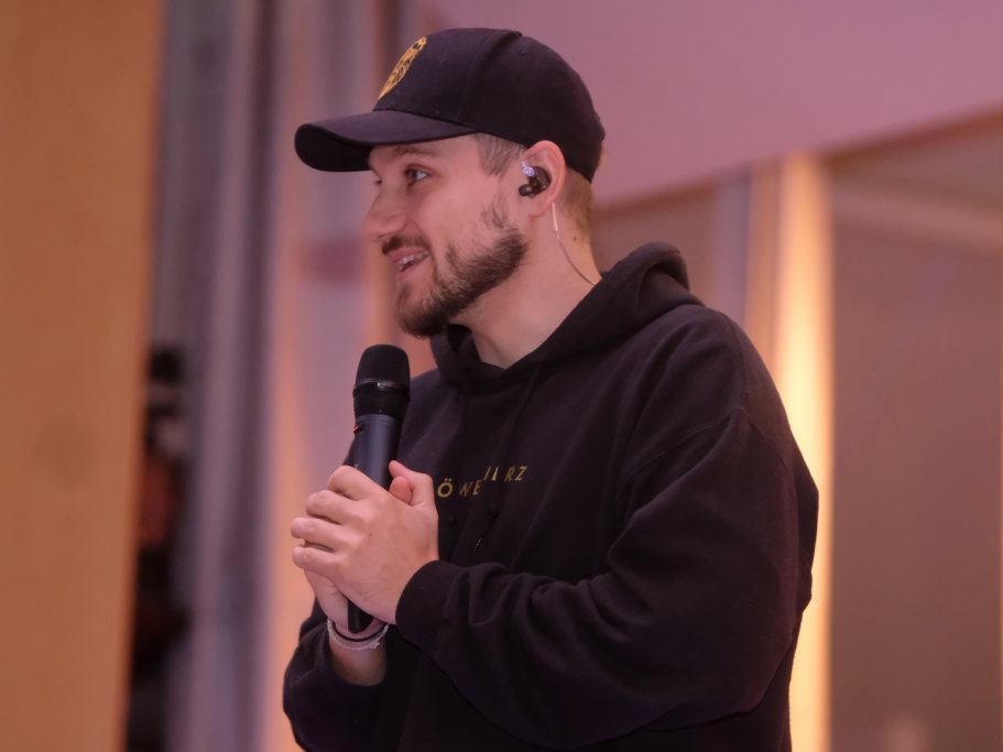 Rapper Lorenzo di Martino gab Benefizkonzert - dieBildschirmzeitung